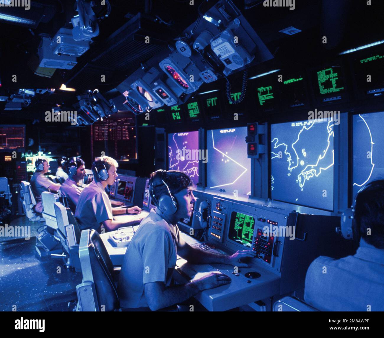 Uss vincennes cg 49 hi-res stock photography and images - Alamy