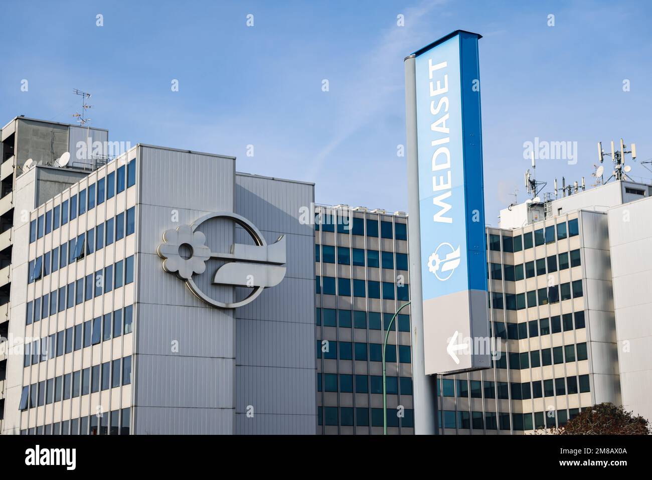 Logo mediaset hi-res stock photography and images - Alamy