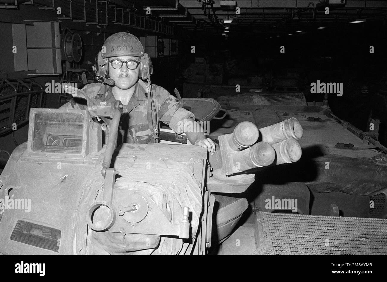 DN-SN-89-04842. Base: USS Cayuga (LST 1186 Stock Photo - Alamy