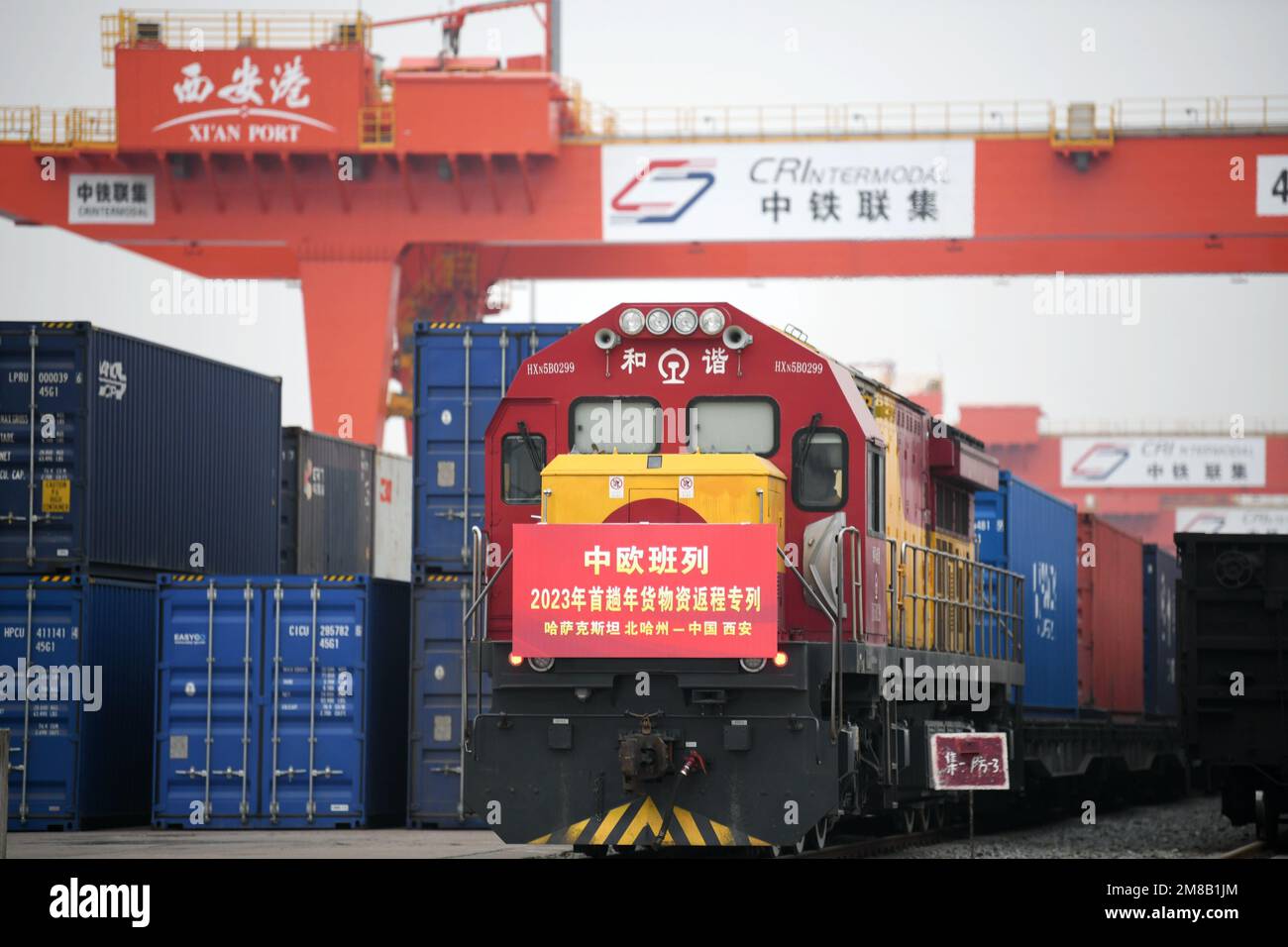 Xi'an, China's Shaanxi Province. 13th Jan, 2023. A China-Europe freight ...