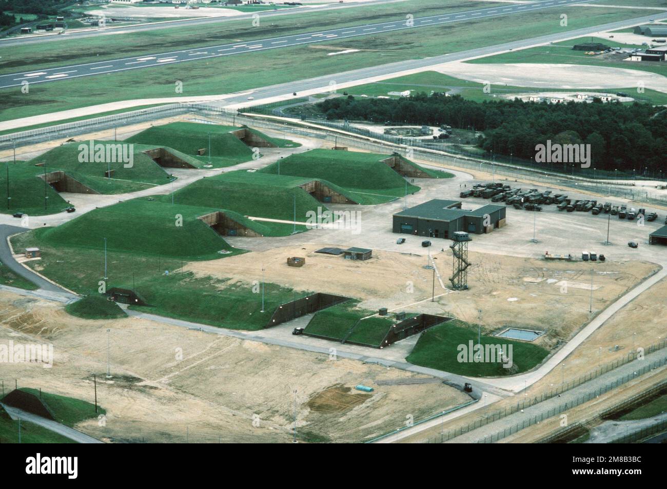 Greenham common royal air force base hi-res stock photography and ...