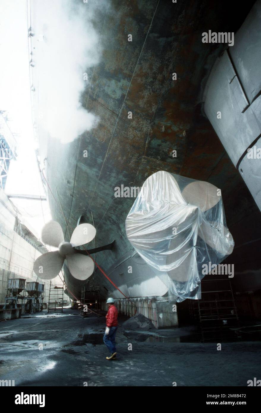 A view of the port side propellers of the battleship USS MISSOURI (BB ...