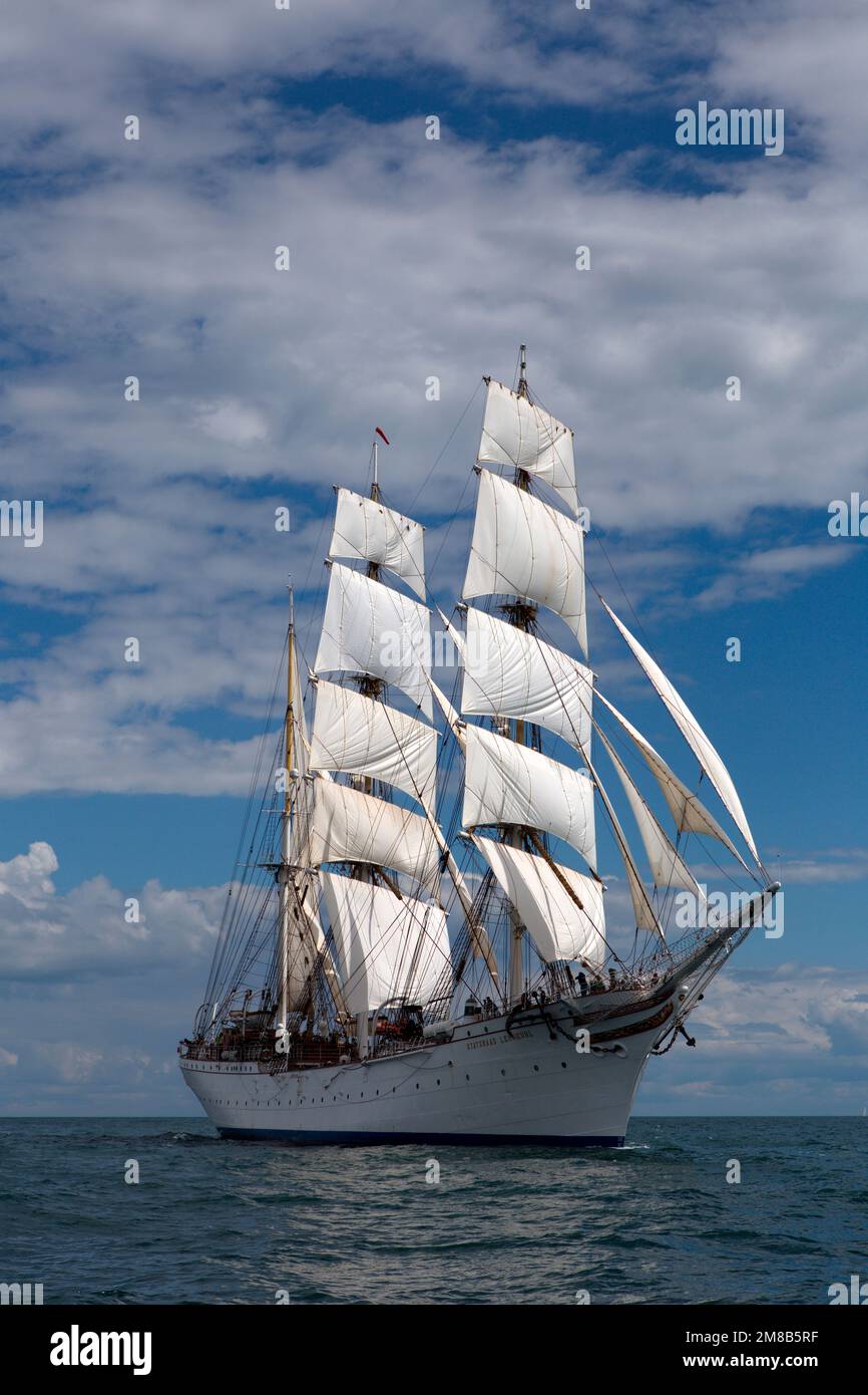Norwegian tall ship Statsraad Lehmkuhl, Torbay race start, 2016 Stock ...