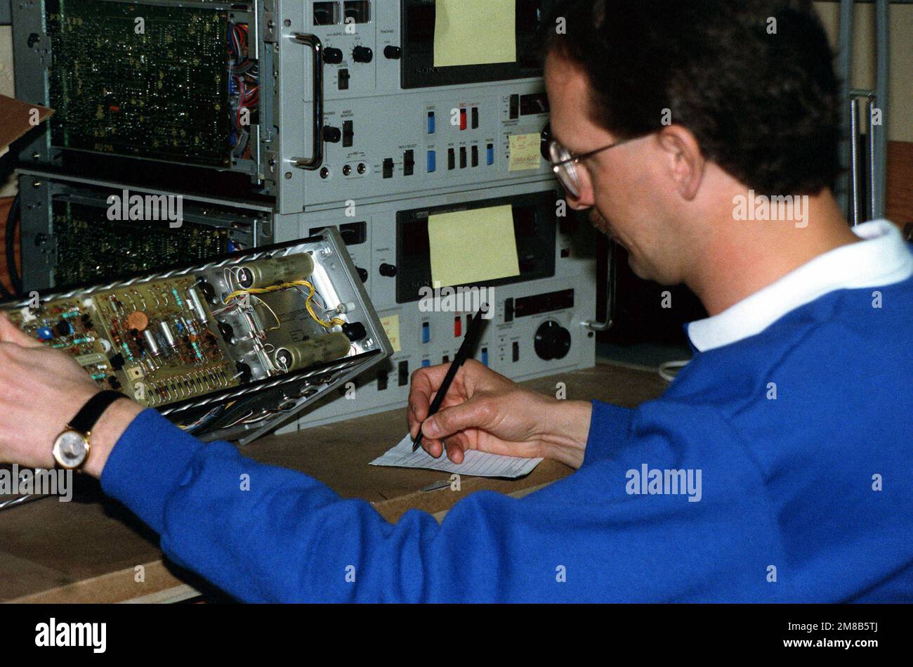Visual sending station hi-res stock photography and images - Alamy