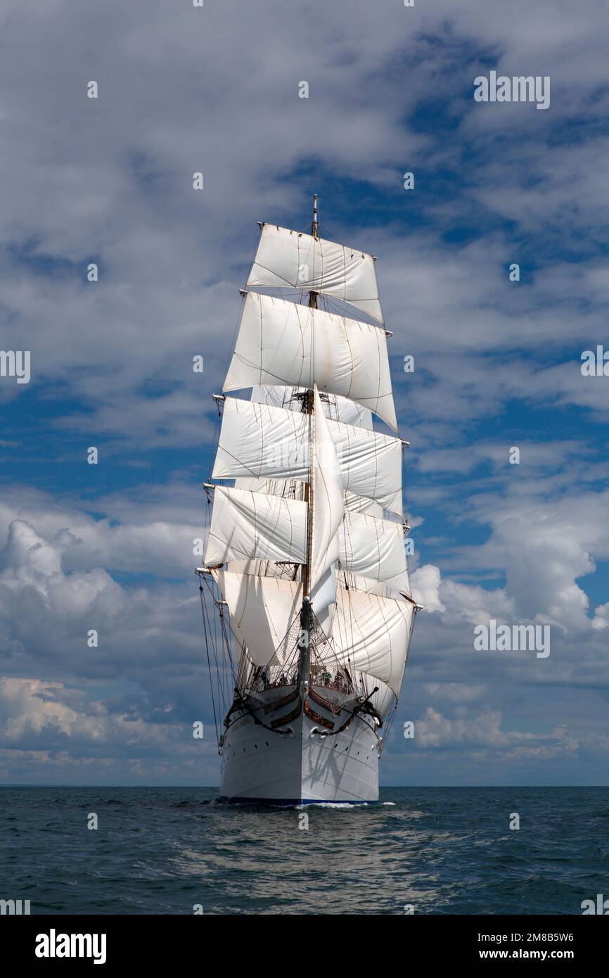 Norwegian tall ship Statsraad Lehmkuhl, Torbay race start, 2016 Stock ...