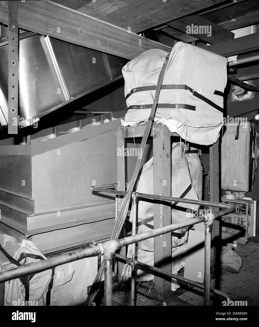 Main engine room No. 1 of the guided missile cruiser GETTYSBURG (CG-64 ...