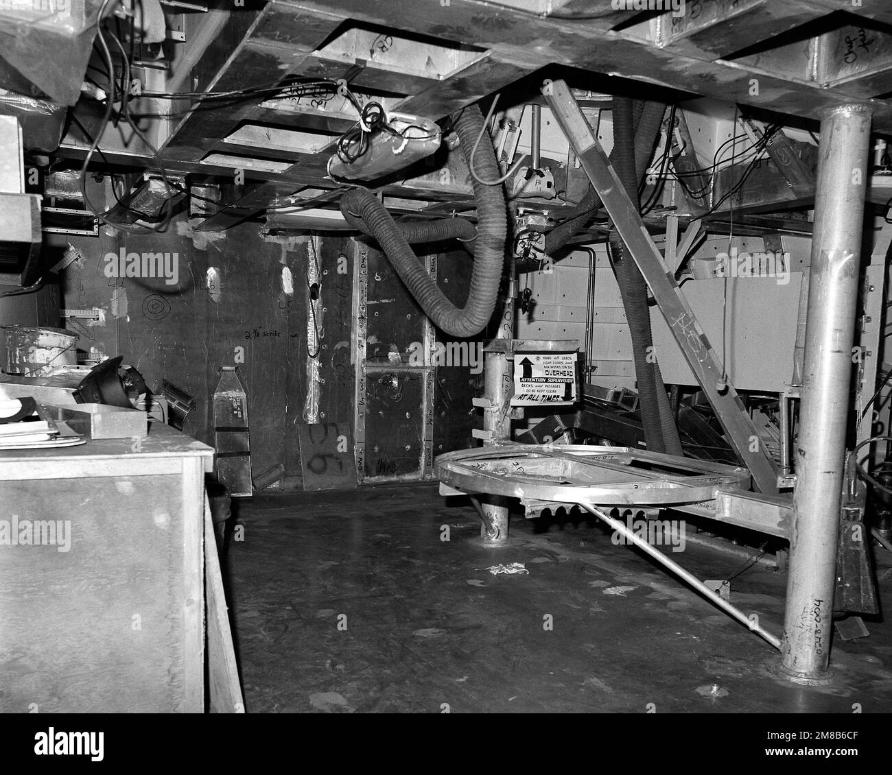 Aegis radar room No. 4 of the guided missile cruiser GETTYSBURG (CG-64 ...