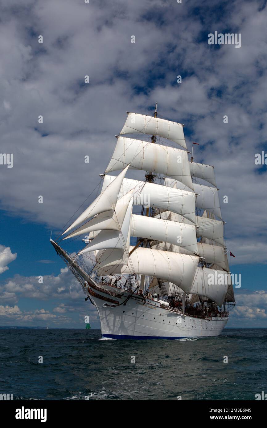 Norwegian tall ship Statsraad Lehmkuhl, Torbay race start, 2016 Stock ...