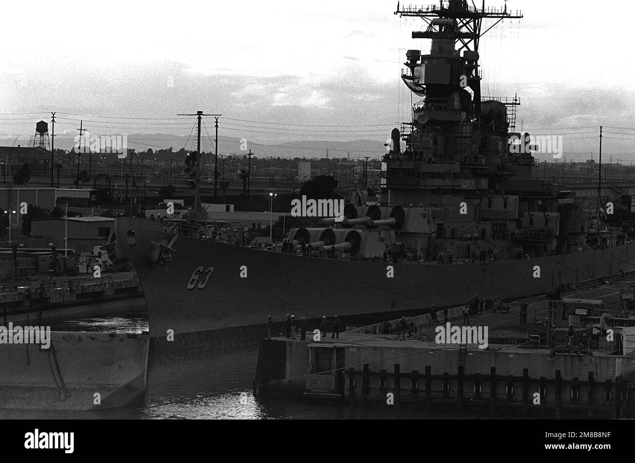 A port bow view of the battleship USS MISSOURI (BB-63) preparing to ...