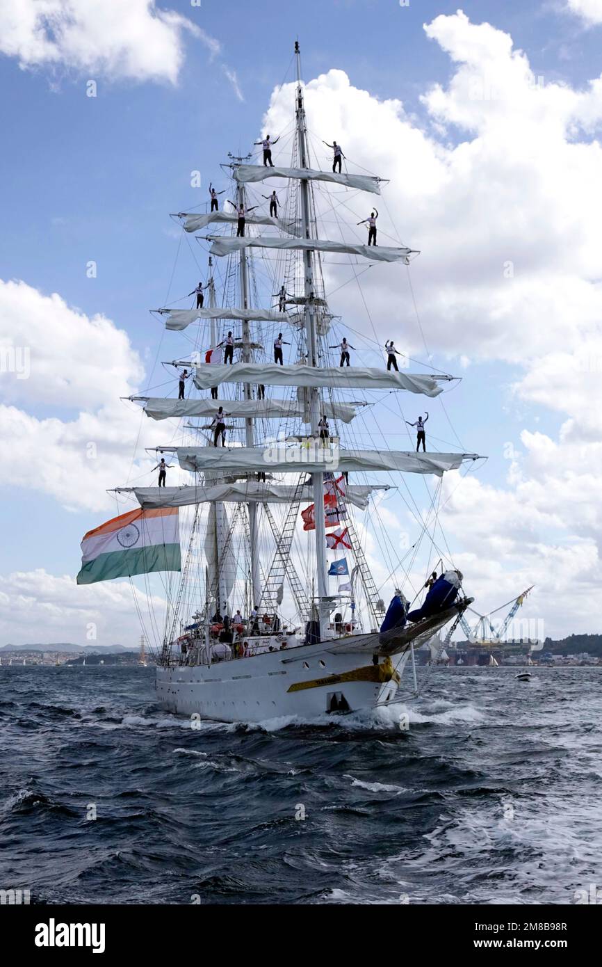Indian Navy tall ship INS Tarangini, parade of sail 2018, yards manned ...