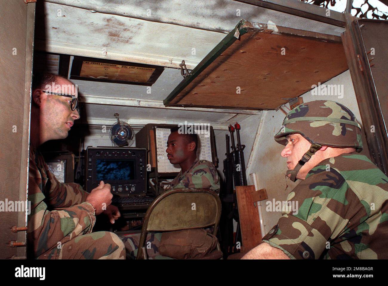 Army officer hi hi-res stock photography and images - Alamy