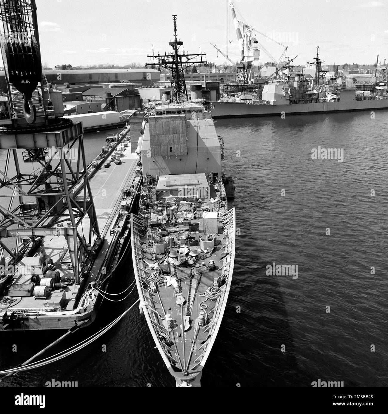 A port quarter view of the guided missile cruiser COWPENS (CG 63). The ...