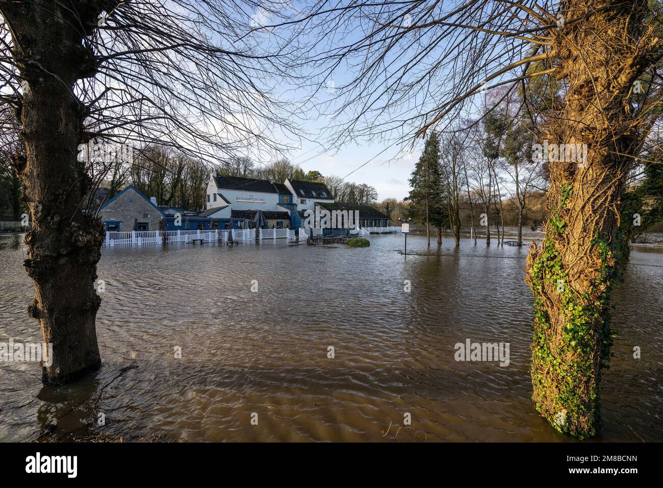 13.01.23. FLOODING SOMERSET. *pub name correction* The flooded ...