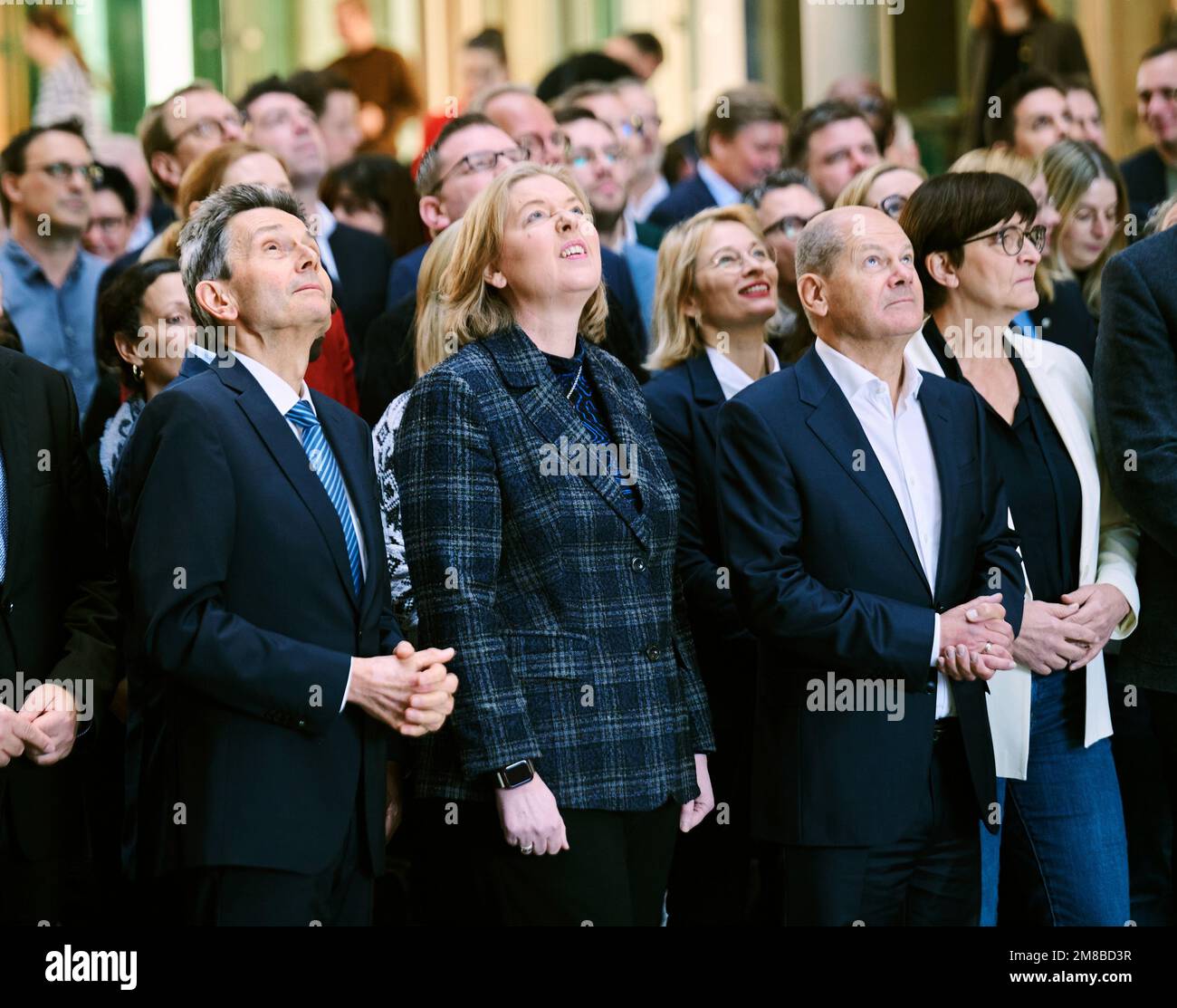 Berlin, Germany. 13th Jan, 2023. Rolf Mützenich (front l-r, SPD ...