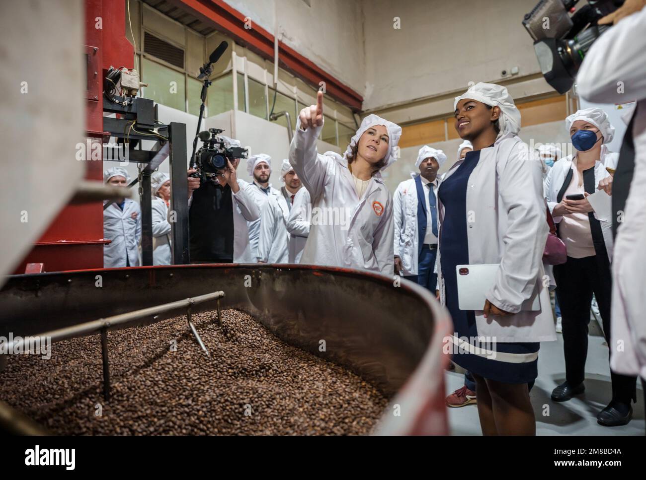 Addis Abeba, Ethiopia. 13th Jan, 2023. Annalena Baerbock (center l ...