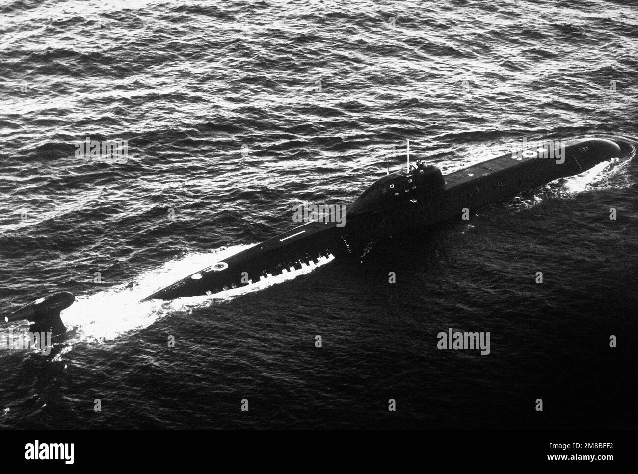 A starboard quarter view of a Soviet Victor III Class nuclear-powered ...