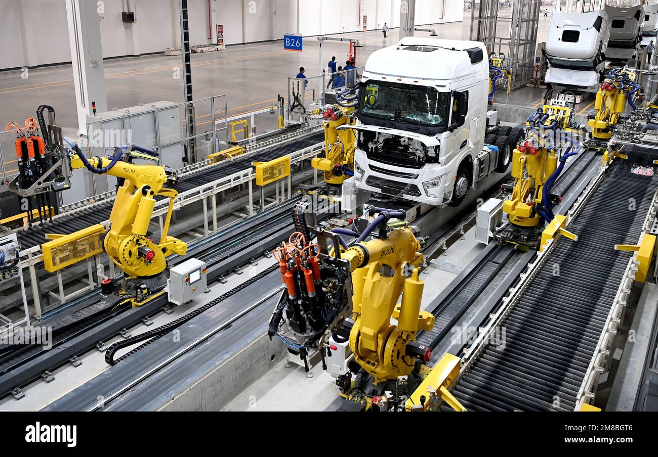 Assembled trucks hi-res stock photography and images - Alamy