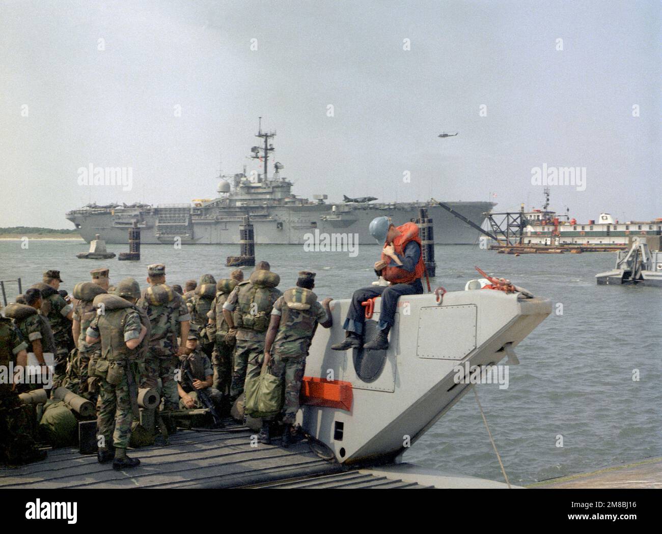 Assembled marines hi-res stock photography and images - Alamy