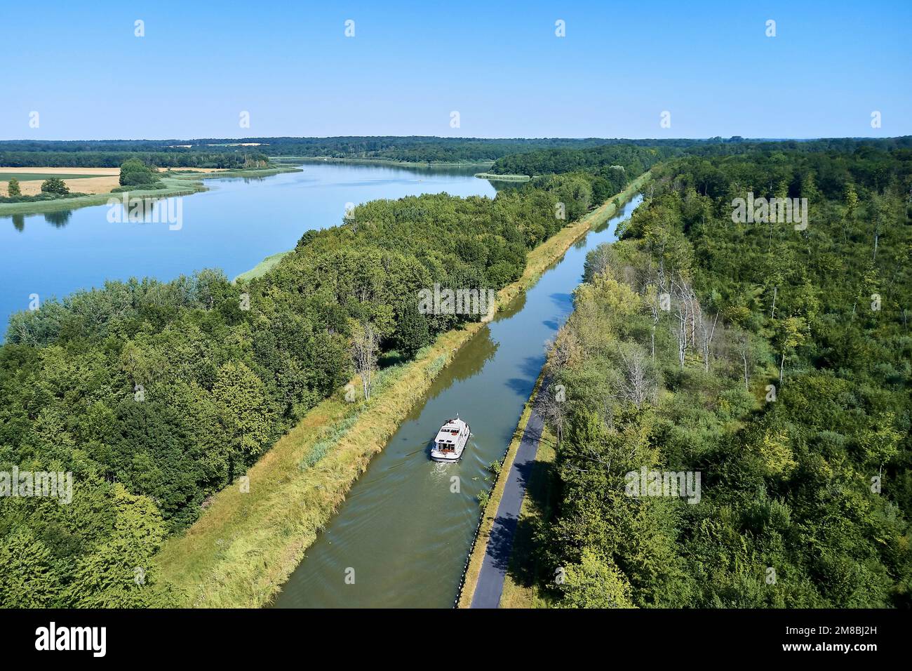 Etang du Stock, pond flowing into the Canal des houilleres de la Sarre, Moselle Stock Photo - Alamy
