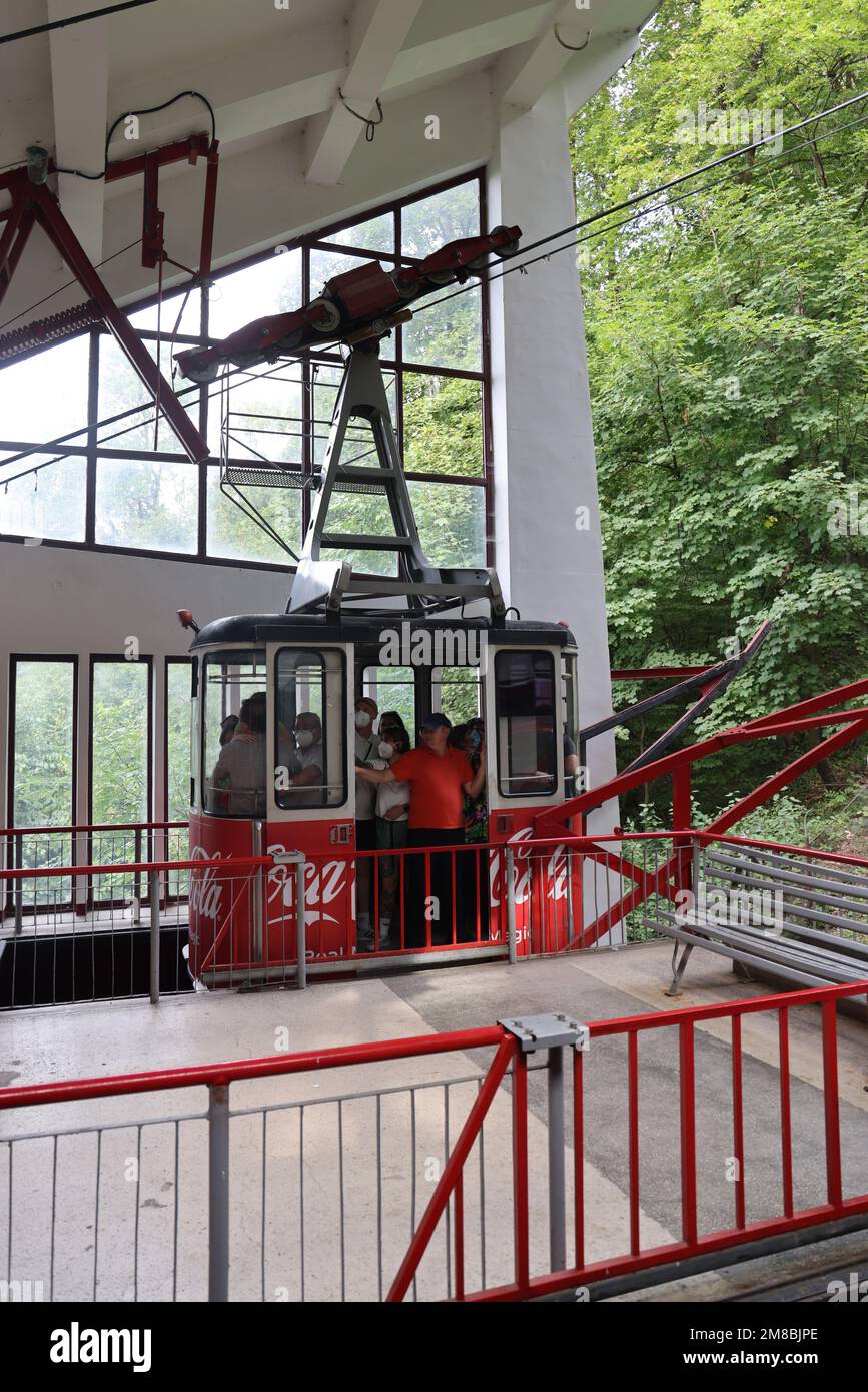 Cable car terminal station hi-res stock photography and images - Alamy