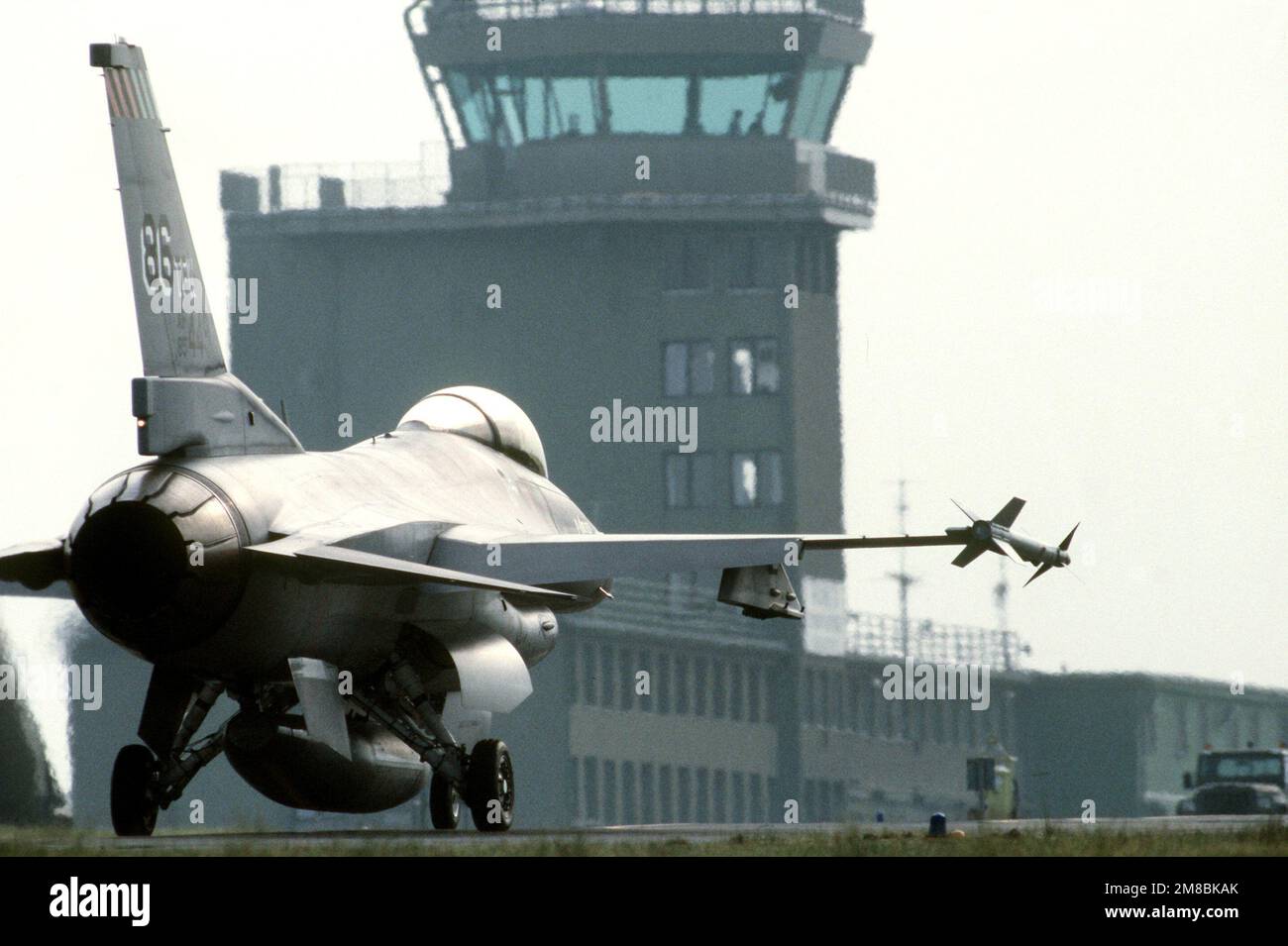 An 86th Tactical Fighter Wing F-16C Fighting Falcon aircraft taxis in ...