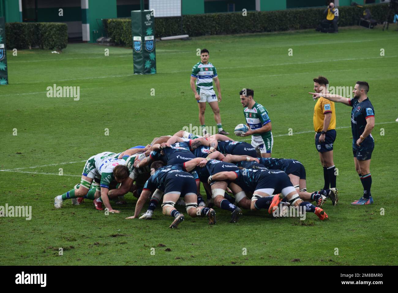 Rugby number 9 scrum hi-res stock photography and images - Alamy