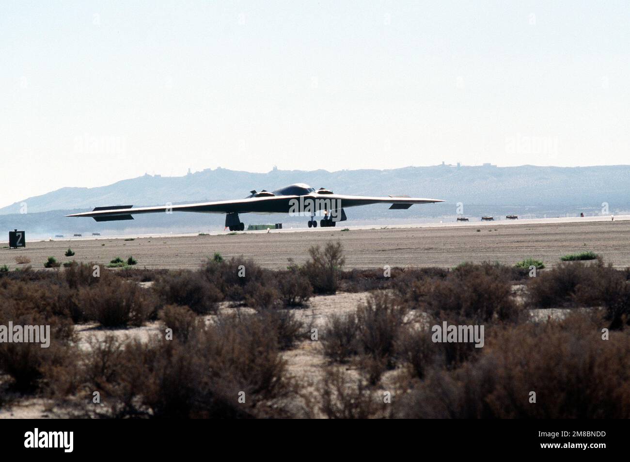 B 2 bomber edwards air force base hi-res stock photography and images ...