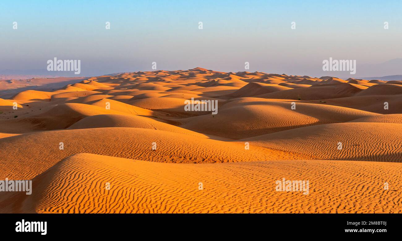Sand dunes, Wahiba Sands Desert, Bidiyah, Oman Stock Photo - Alamy