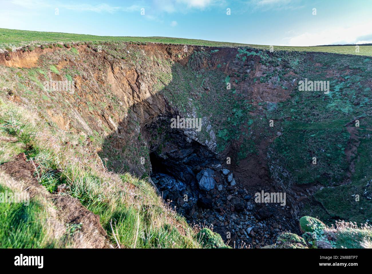 Trevone Round Hole, Cornwall Stock Photo - Alamy