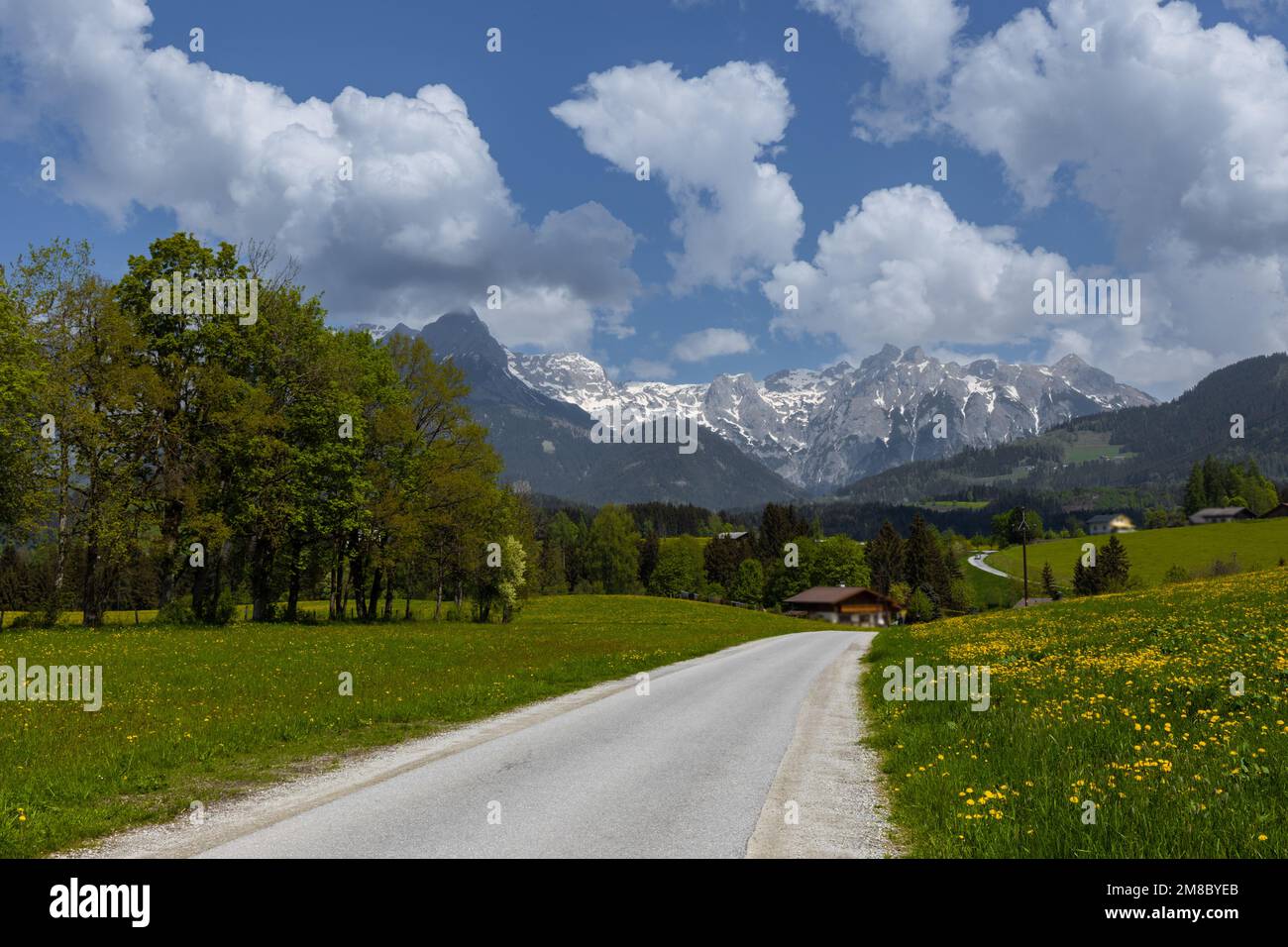 View greenery field mountains hi-res stock photography and images - Alamy