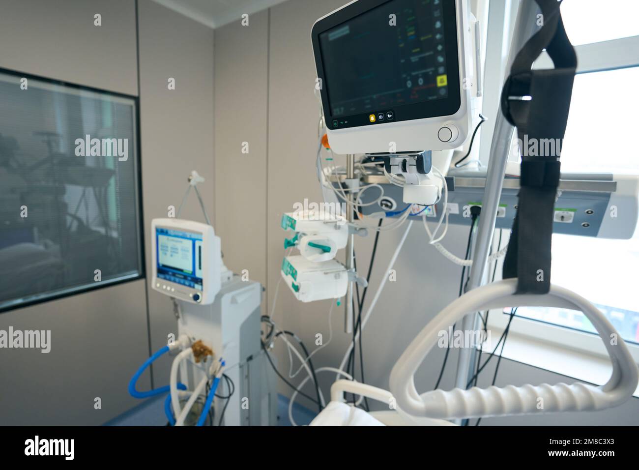 Resuscitation ward hospital hi-res stock photography and images - Alamy