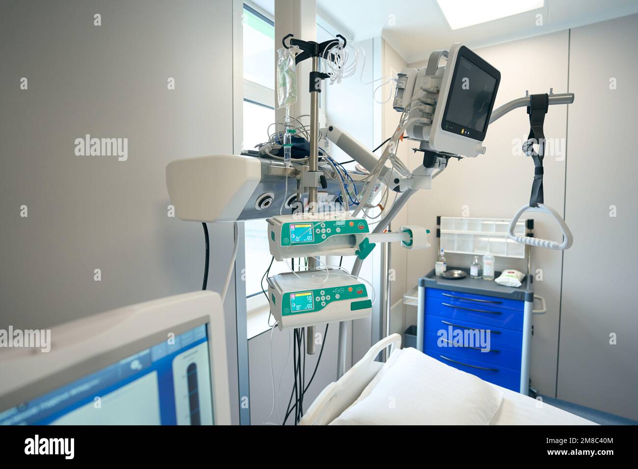 Hospital room interior hospital ward intensive therapy emergency hi-res ...