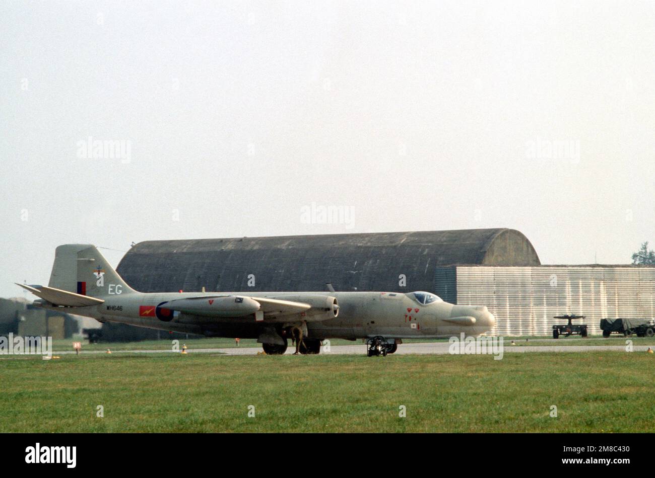 Canberra aircraft hi-res stock photography and images - Alamy