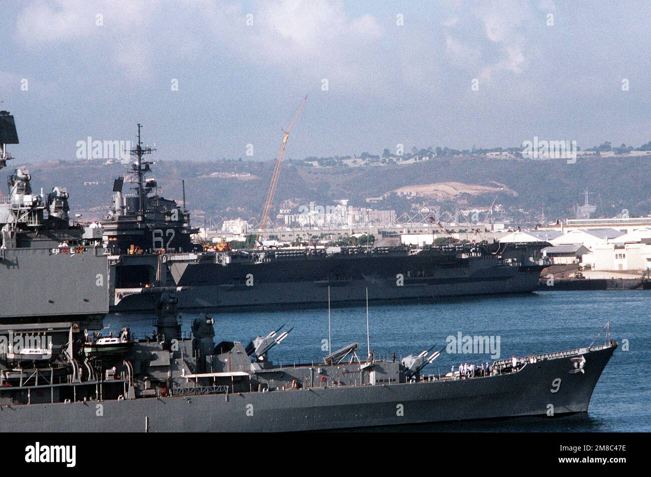 Uss long beach (cgn 9) hi-res stock photography and images - Alamy