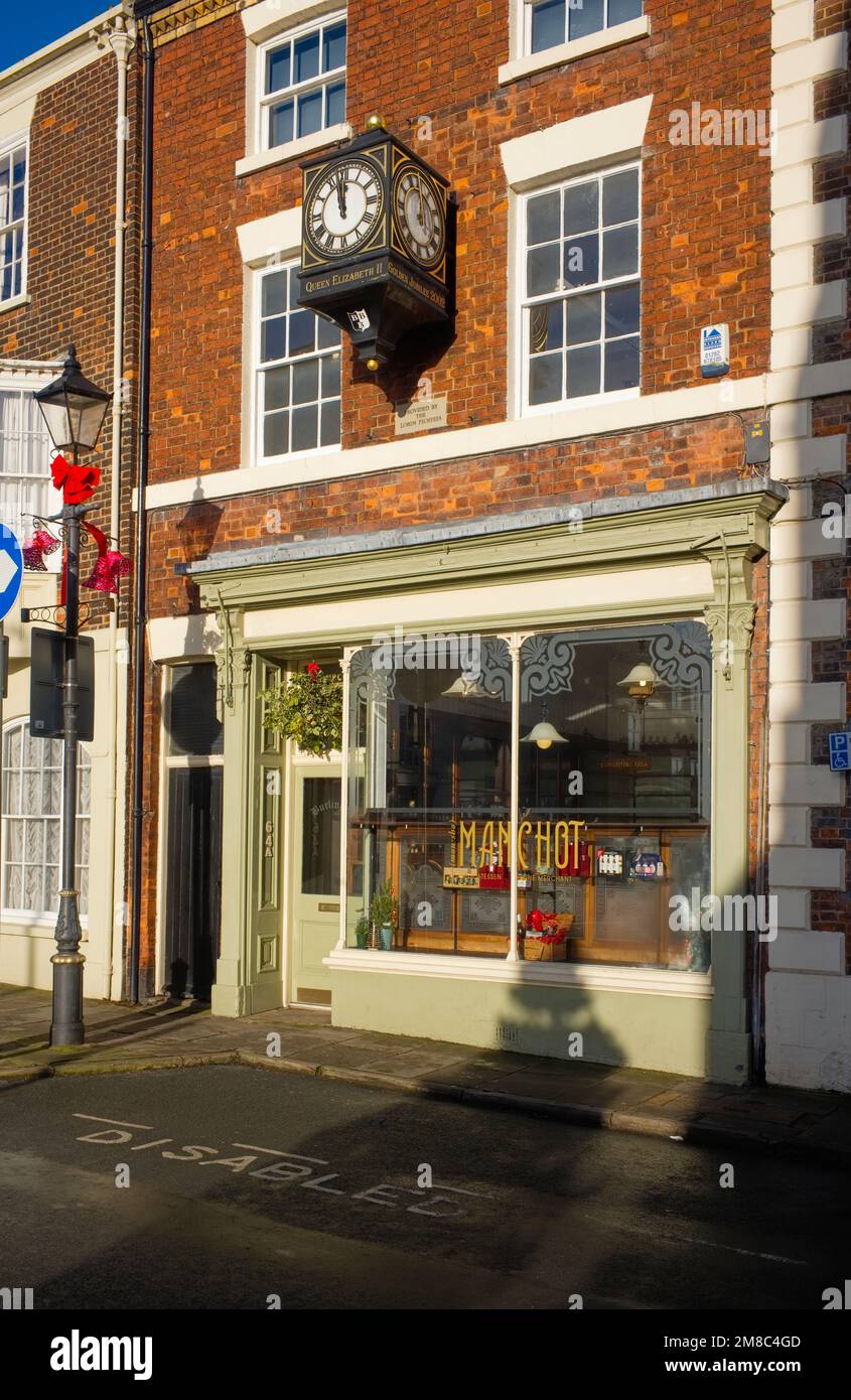 Queen Elizabeth II golden jubilee clock provided by the Lords Foeffees ...