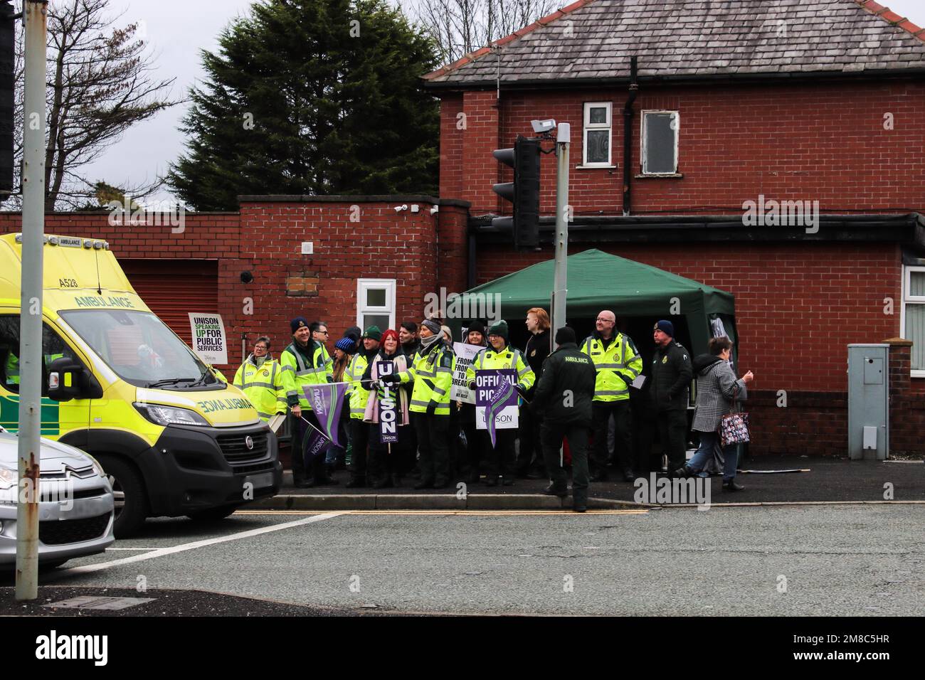 Nhs workers strike hi-res stock photography and images - Alamy