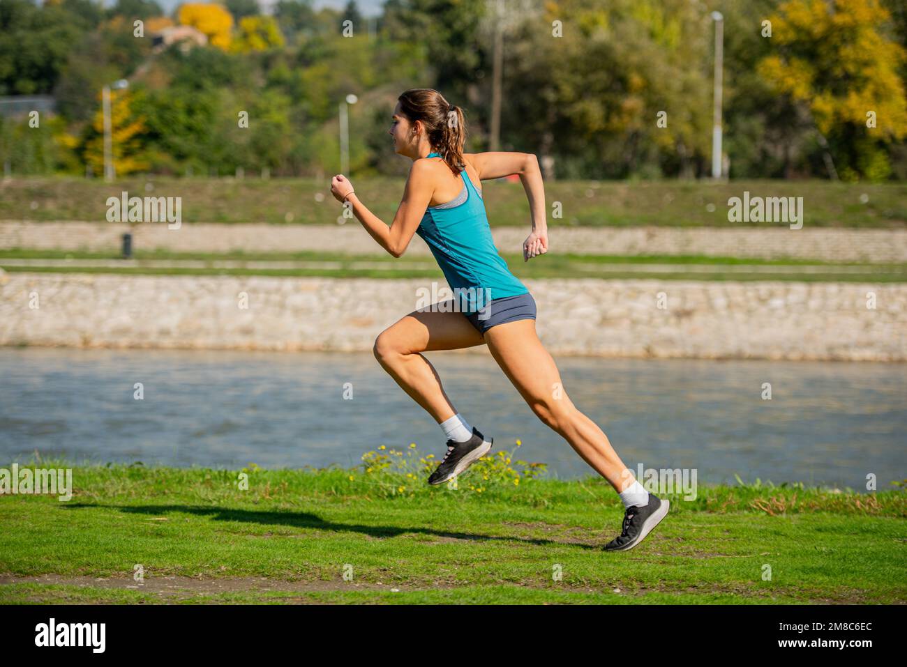 Runnig girl hi-res stock photography and images - Alamy