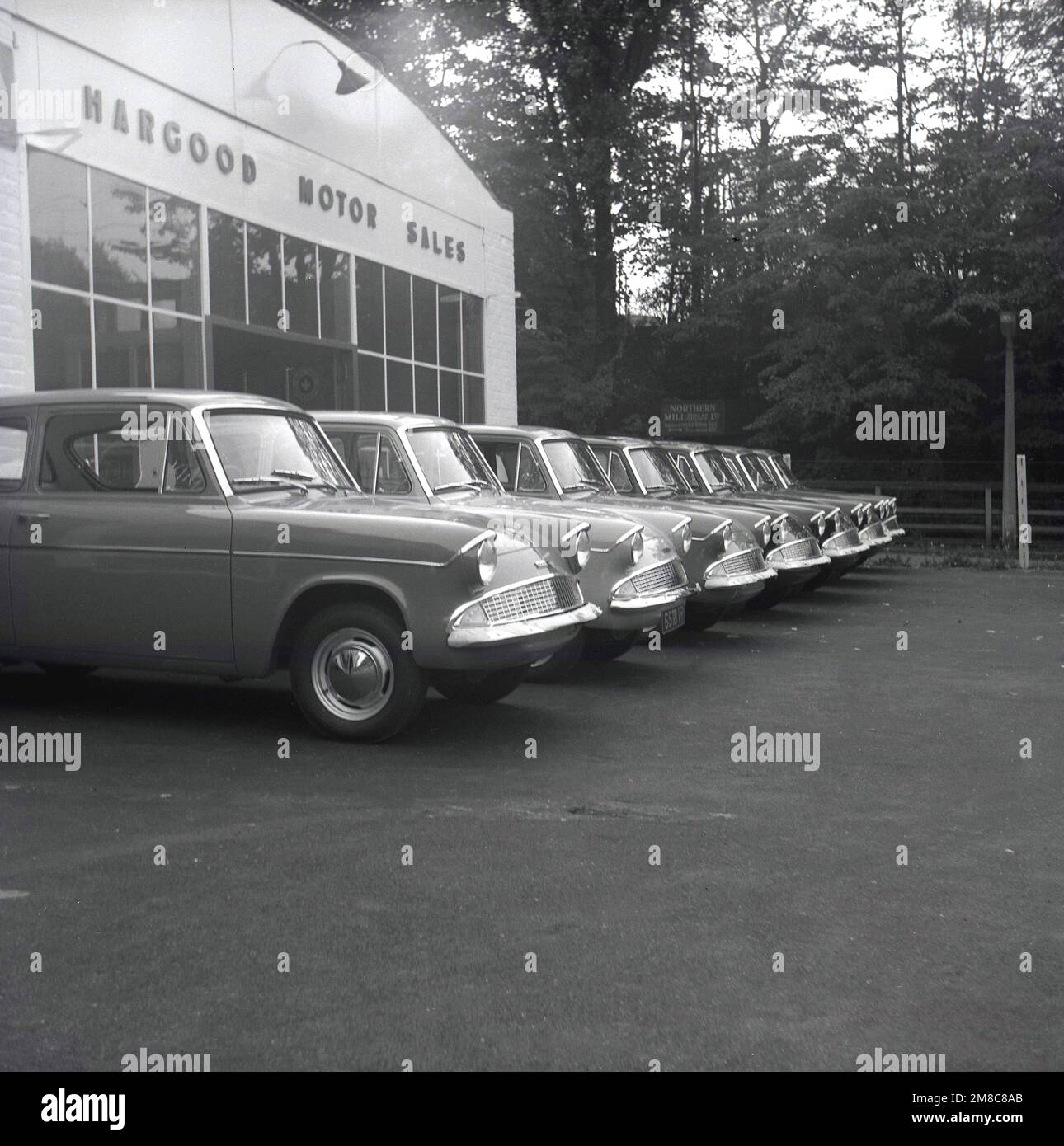 Ford's garage hi-res stock photography and images - Alamy