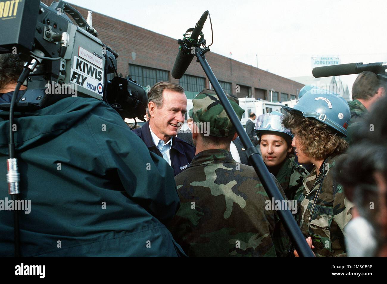 President George H. W. Bush answers questions from Air Force ...