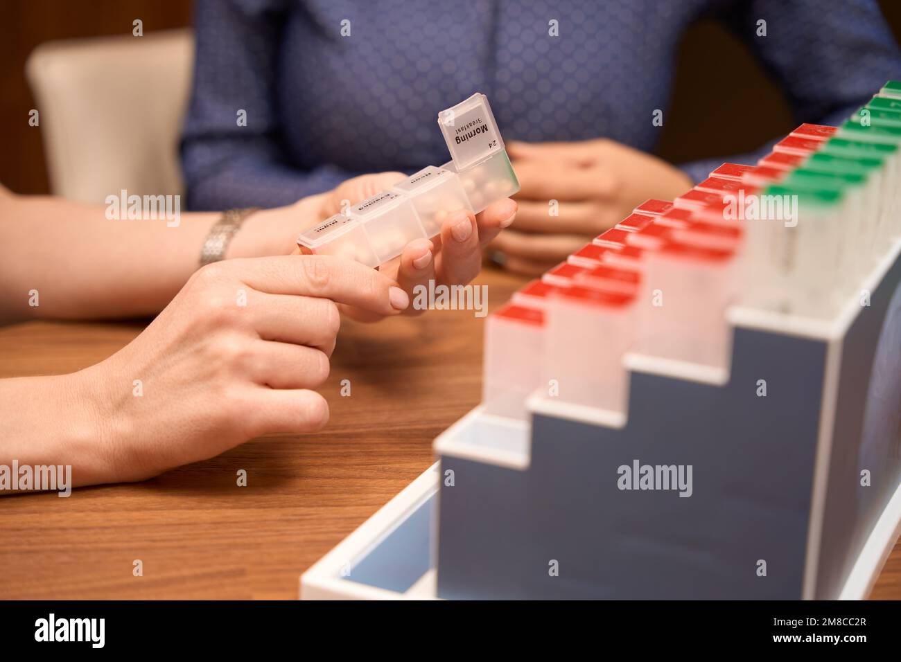 Medical case worker hi-res stock photography and images - Alamy
