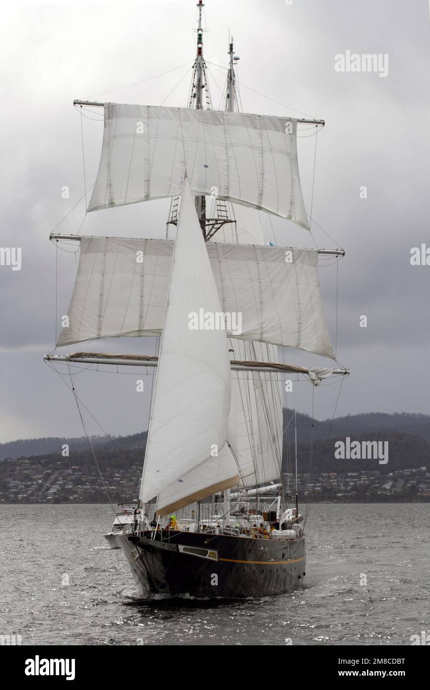 Young endeavour tall ship hi-res stock photography and images - Alamy