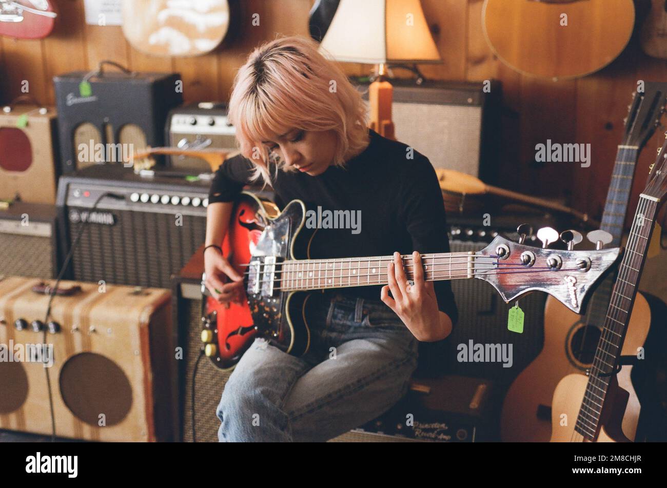 Lo Moon in concert at Annenberg Space for Photography in Los Angeles ...