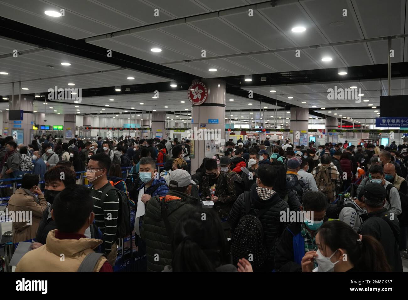 The first batch of cross-boundary passengers cross the Lok Ma Chau Spur ...