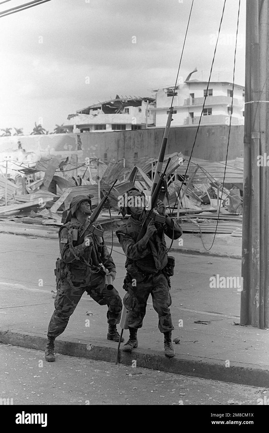 Two soldiers from the 4th Bn., 6th Infantry, 5th Infantry Div. (Mech ...