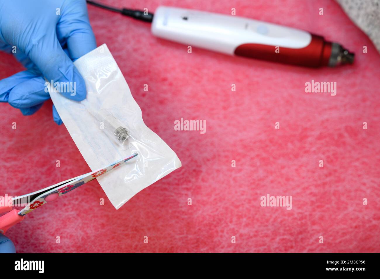 Preparation of dermapen for rejuvenation procedure, mesotherapy ...