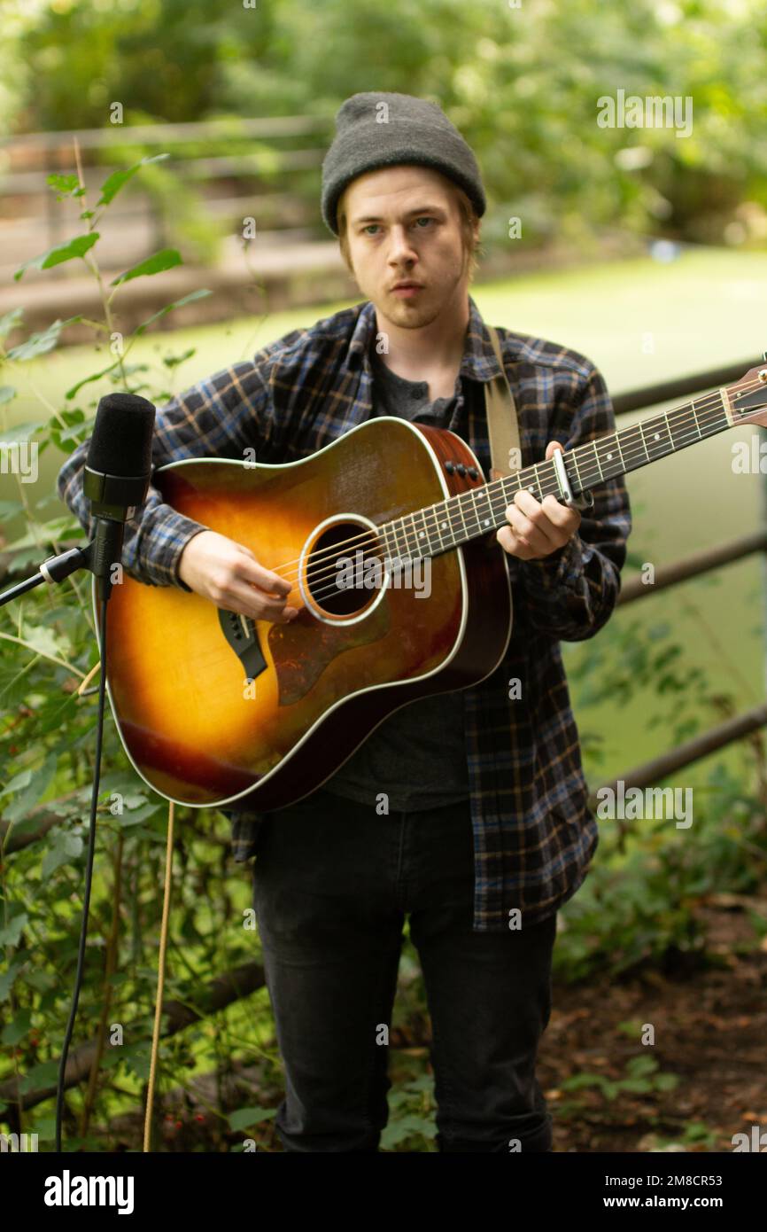 Josiah and the Bonnevilles - Josiah Leming films a session in Prospect ...