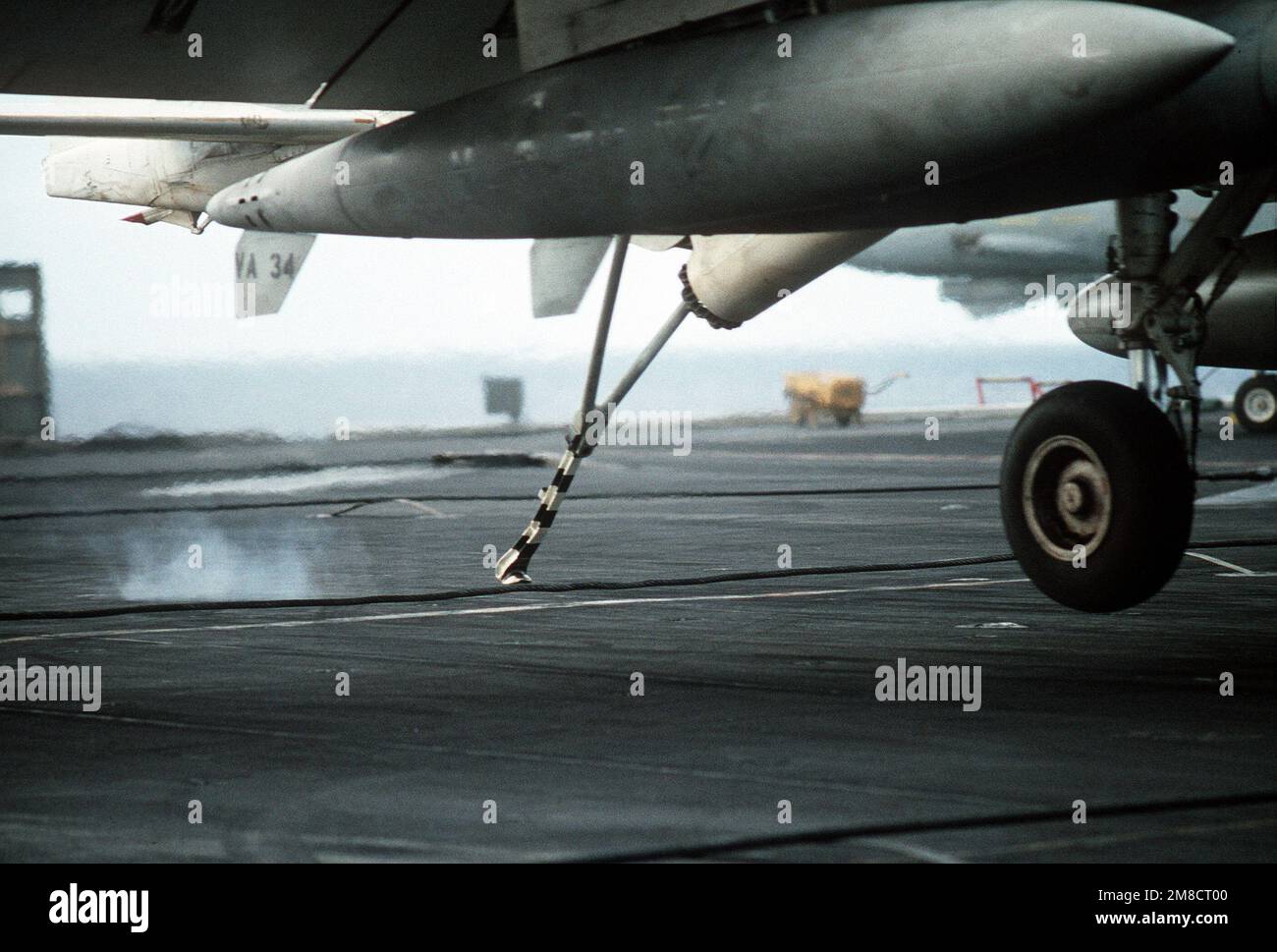 Tailhook hi-res stock photography and images - Alamy