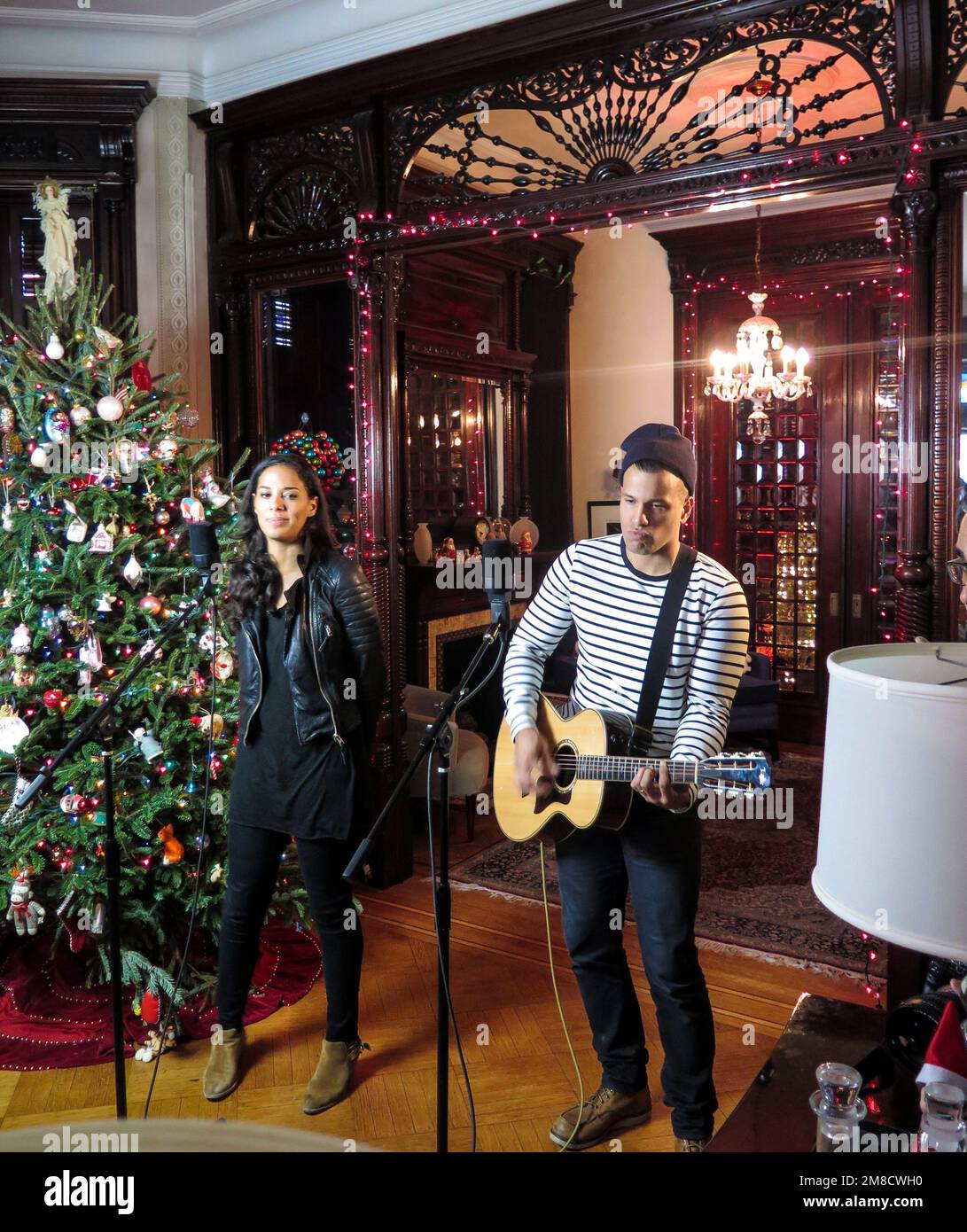 Johnnyswim - Abner Ramierez and Amanda Sudano film a holiday session ...