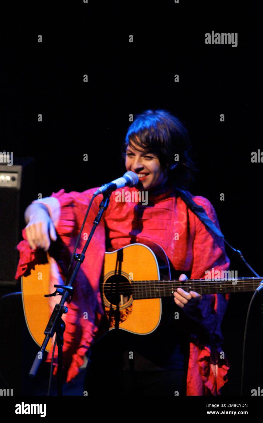 Jesca Hoop in concert at Terminal 5 in New York Stock Photo - Alamy