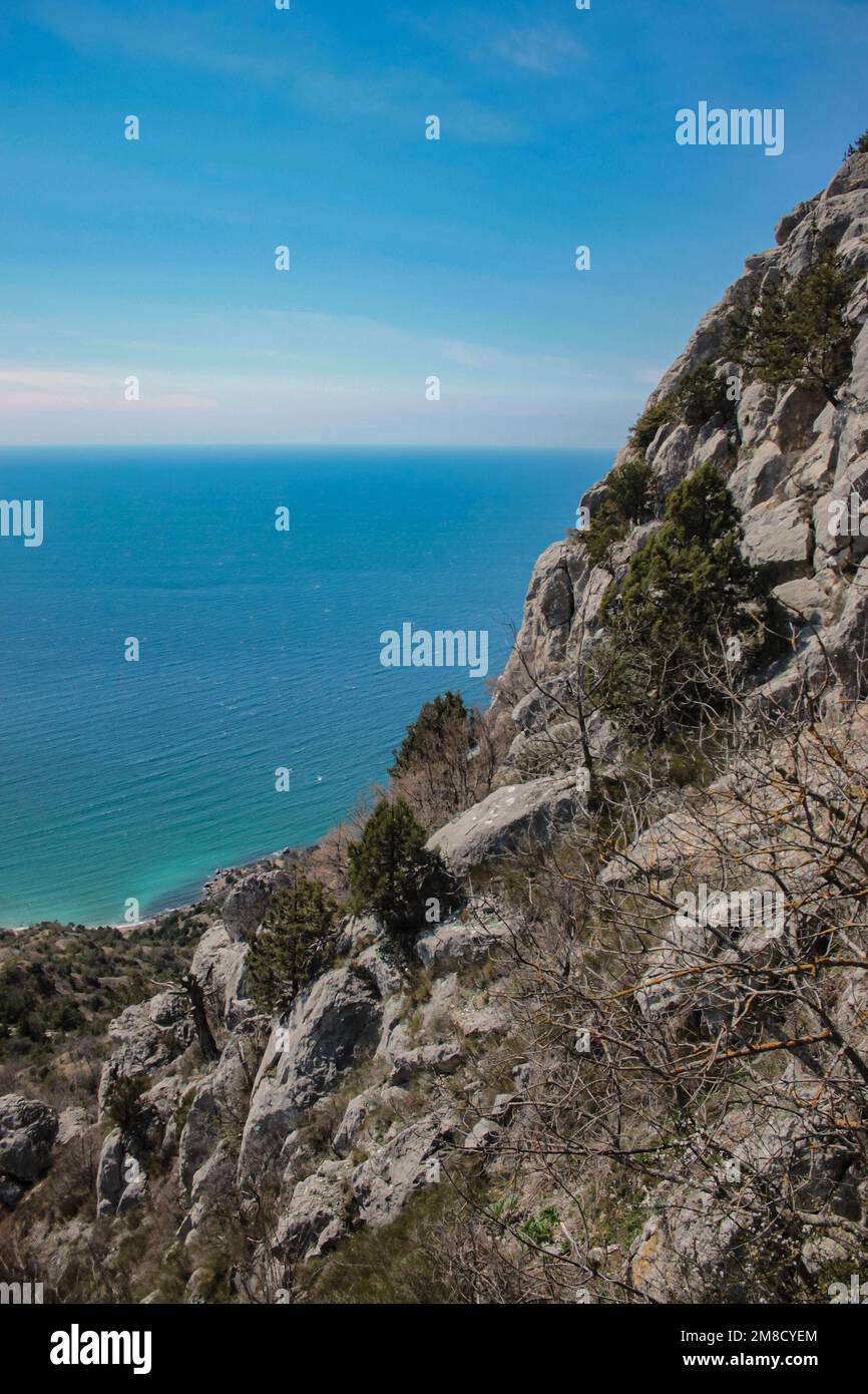 Ocean meets mountain hi-res stock photography and images - Alamy